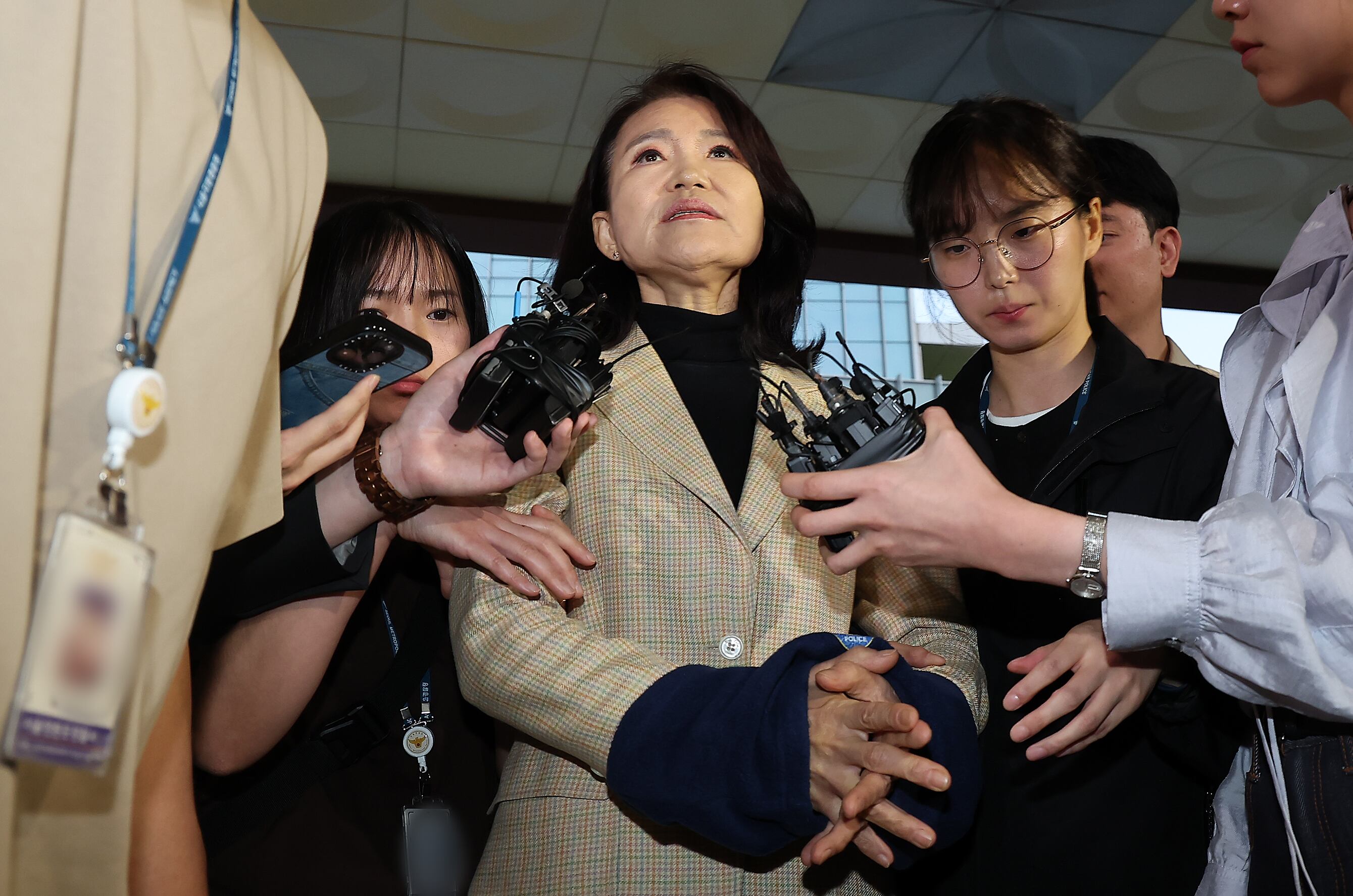 Police Defend Lee Jin-sook Arrest as Job-Related Necessity