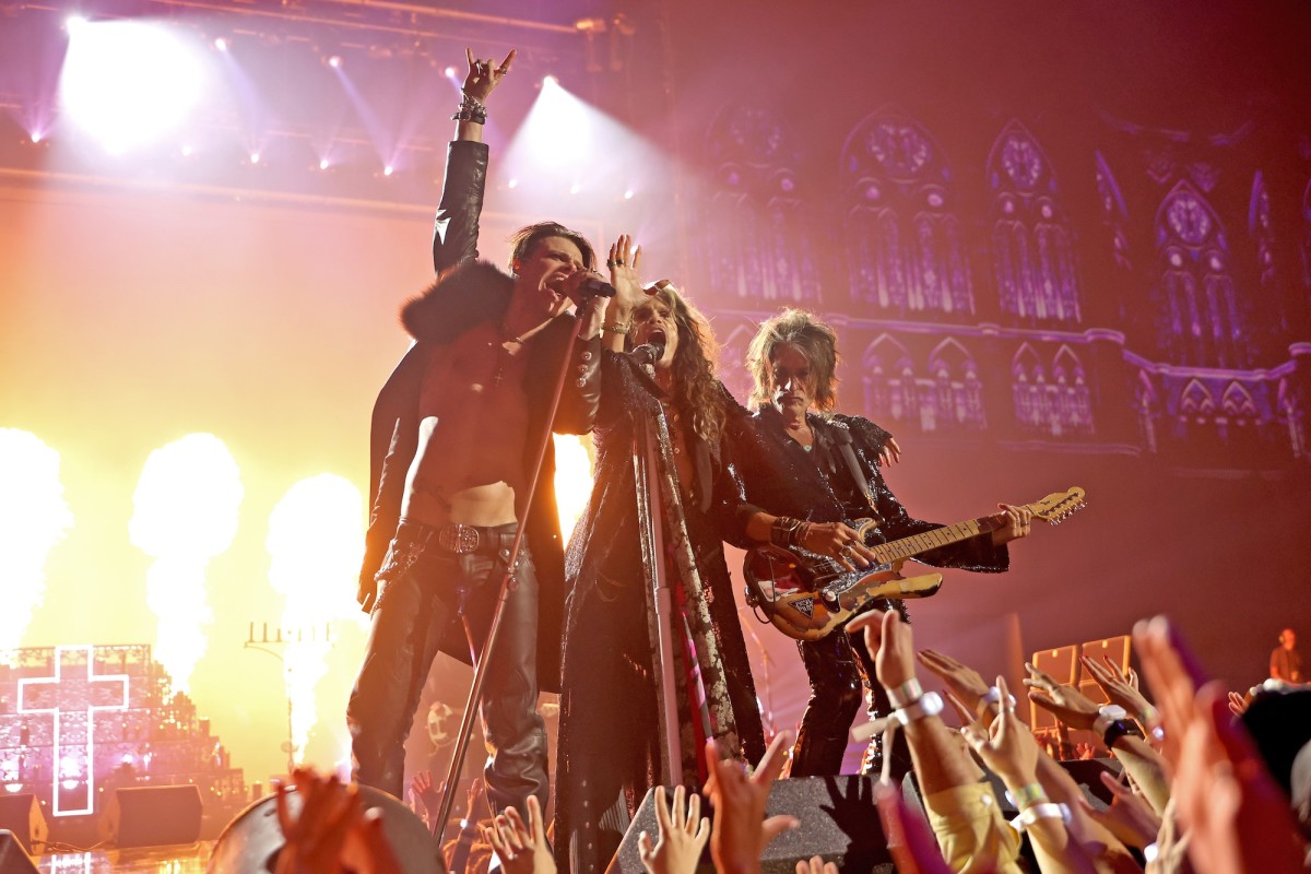 Rocker Throws Shade: ‘We Were Probably One of the Only Acts Singing Live'