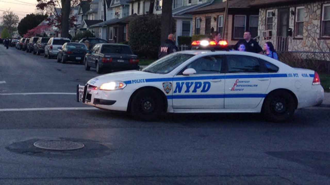 75-year-old man found shot to death along Queens lake in broad daylight