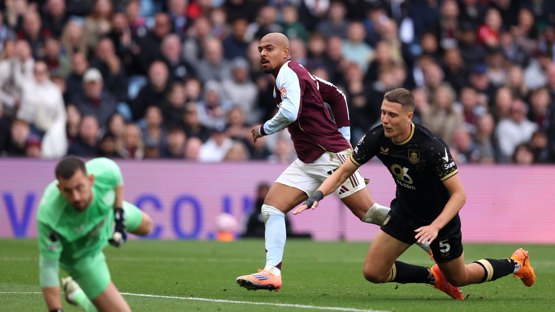 Aston Villa 2-1 Burnley: Malen bags brace as Villans stabilize after rocky start