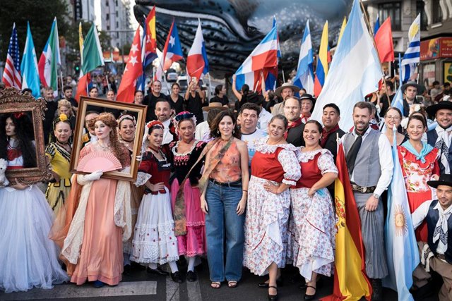 Cerca de 2.500 personas de 23 países desfilan por la Gran Vía en la ...