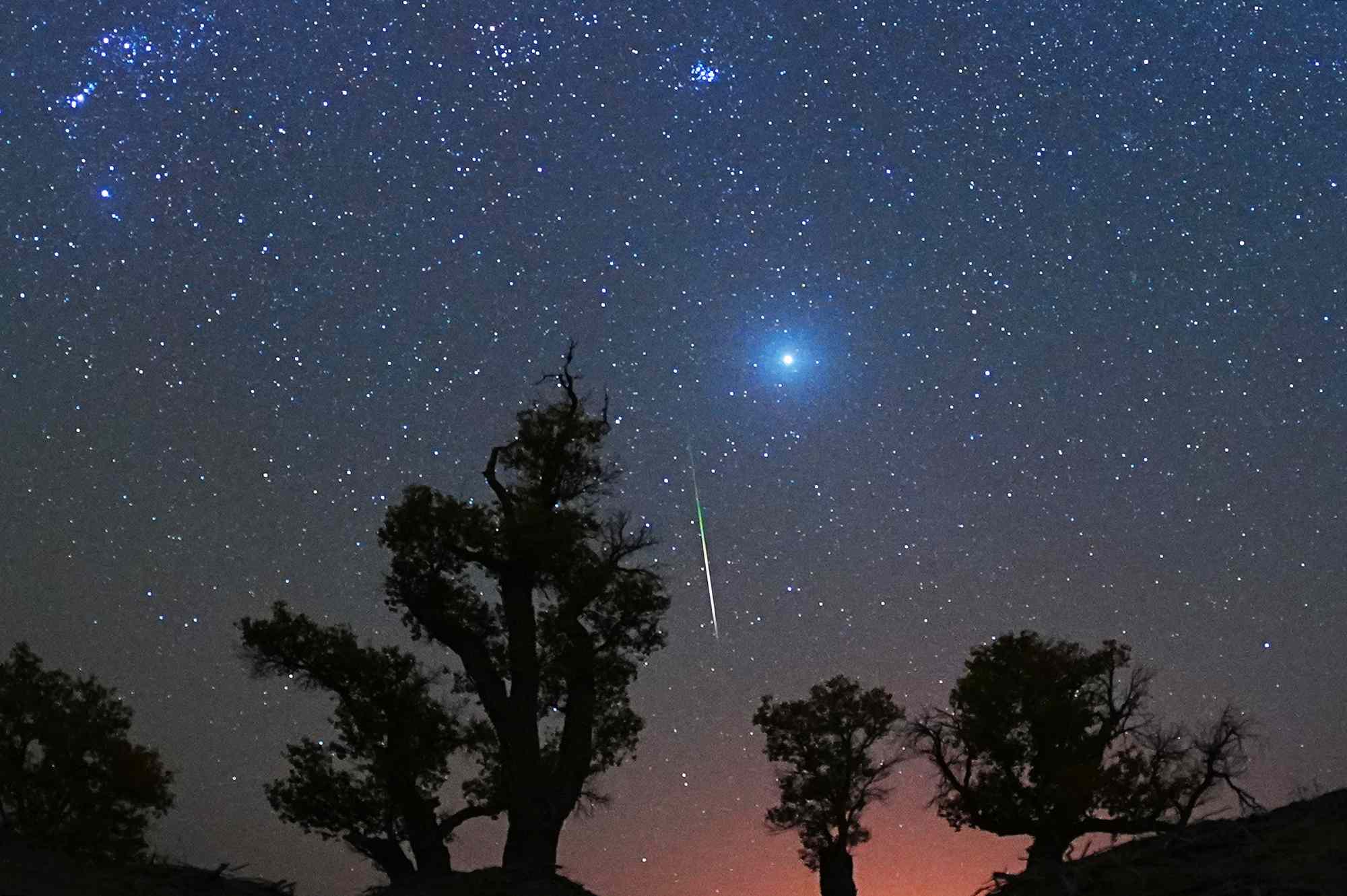 One of the 'Most Beautiful' Meteor Showers of 2025 Just Began ...