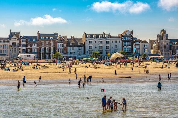 Weymouth incident LIVE: UK beach cleared by emergency services as ...