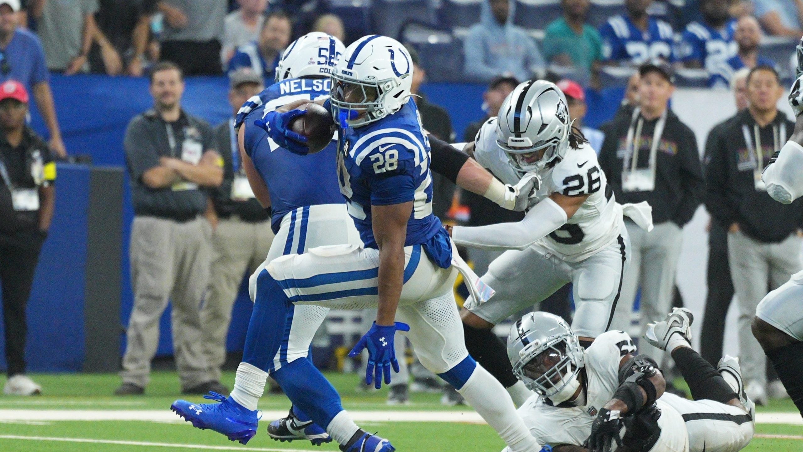 Colts dominate Raiders, move to 4-1 on the season