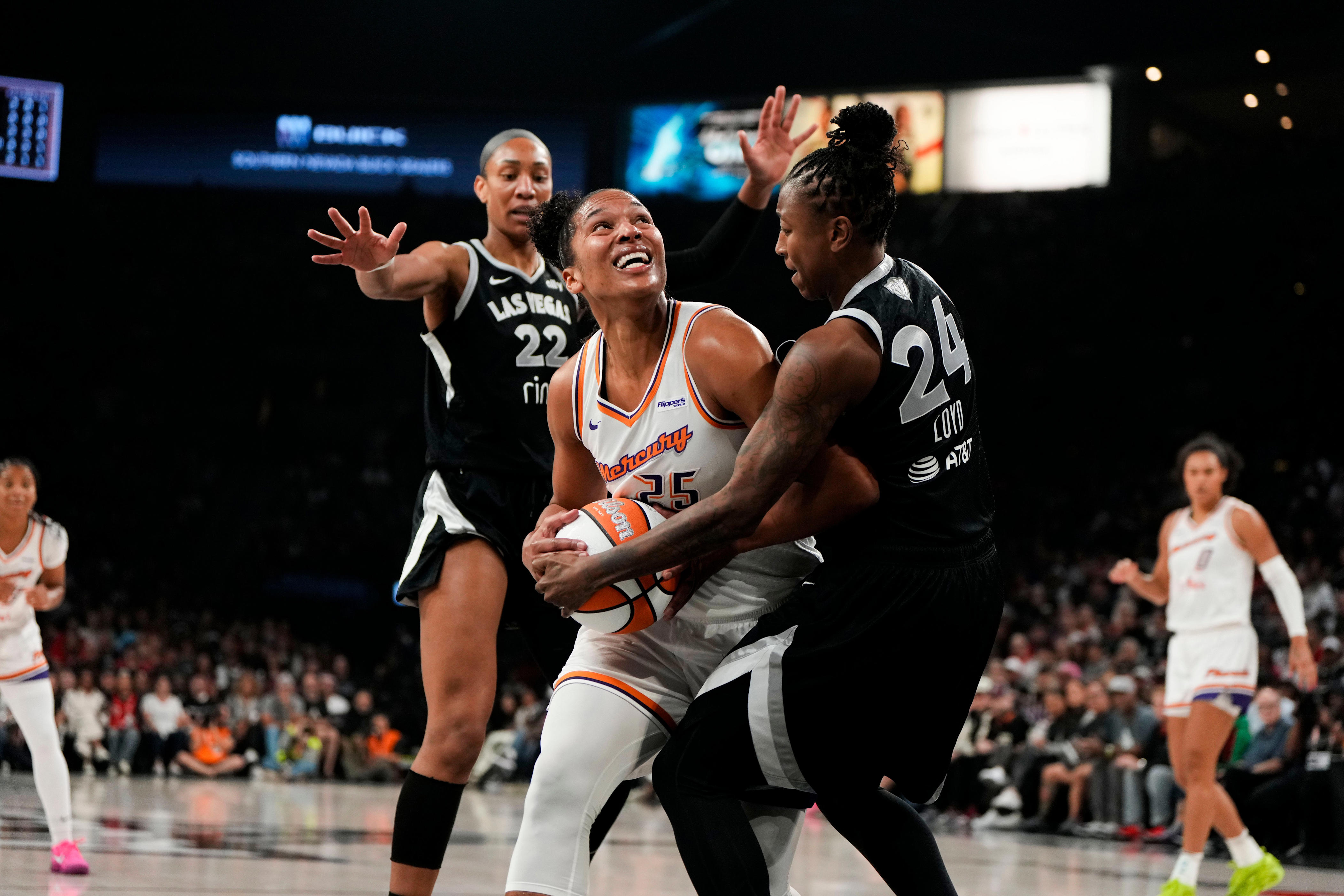 Las Vegas Aces stars outshine Phoenix Mercury, take 2-0 lead in WNBA Finals