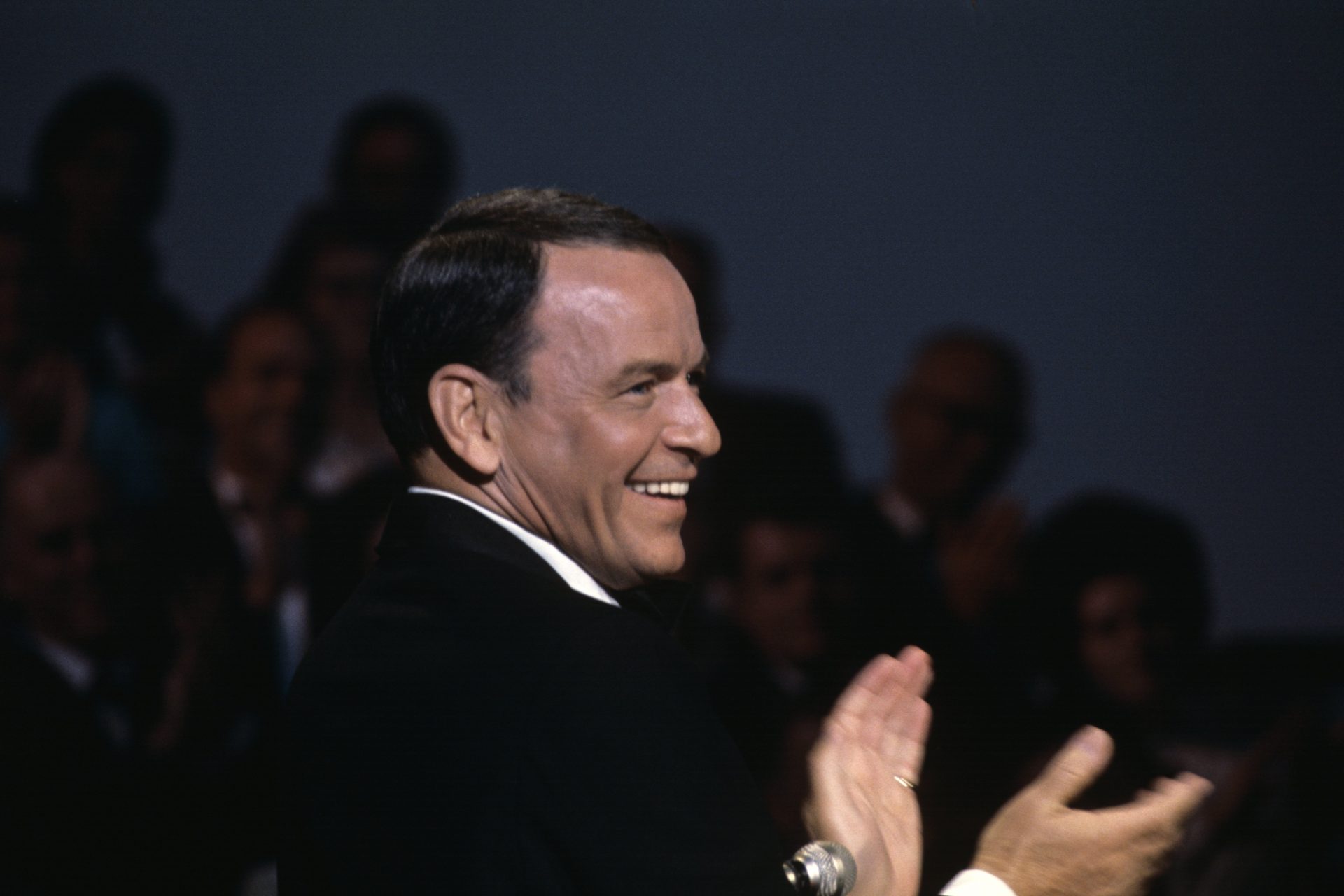 Frank Sinatra: his life, music and controversies