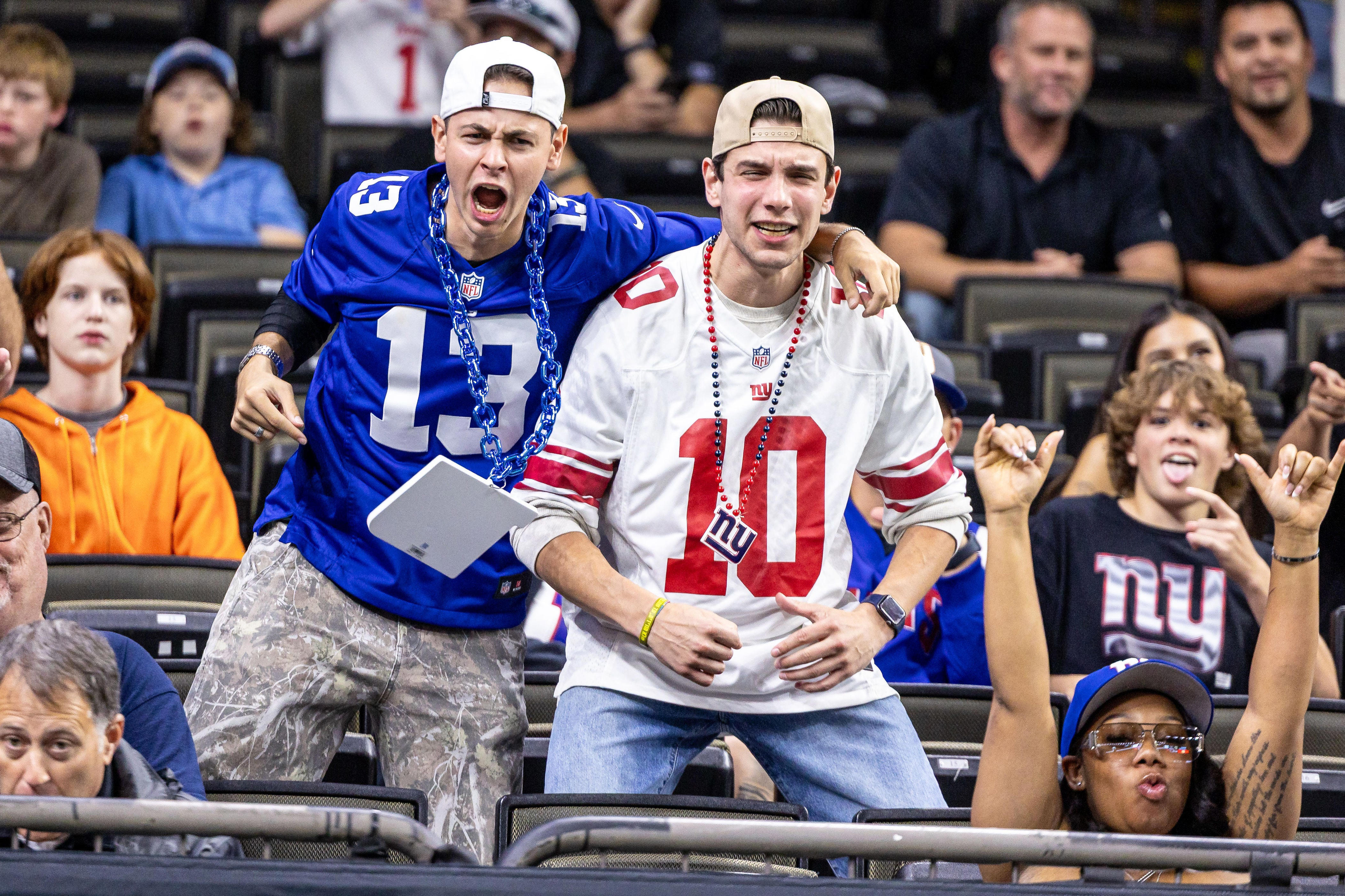 Fan backlash erupts on X after turnover-plagued New York Giants fall to ...