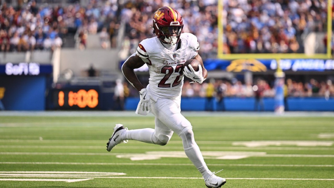 Commanders score 27 straight points to beat Chargers