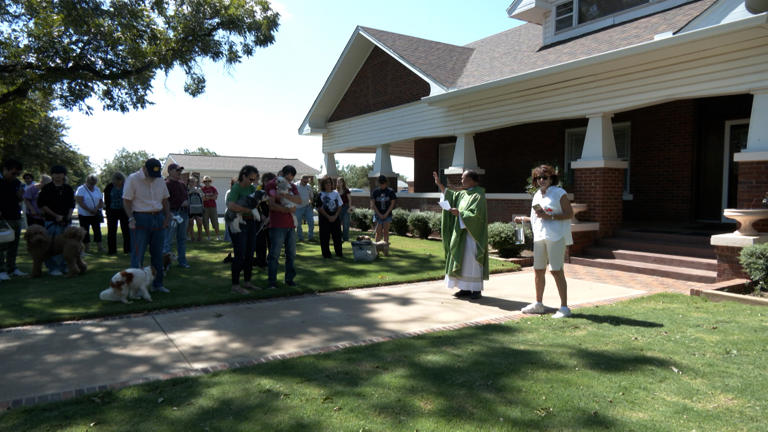 Abilene church blesses pets in annual tradition