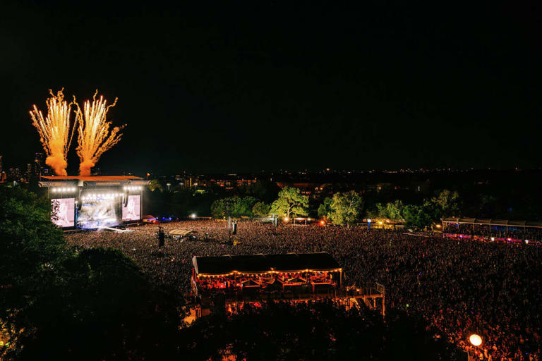 Sabrina Carpenter had ACL Fest 2025's biggest crowd yet