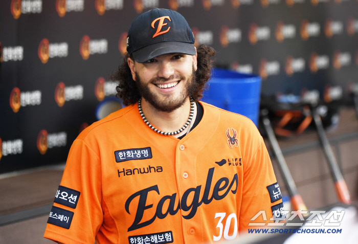 What is the more valuable new record? 17 consecutive wins vs 50 home ...