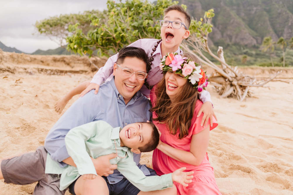 How to get magazine-worthy Oahu family photos without schlepping camera ...