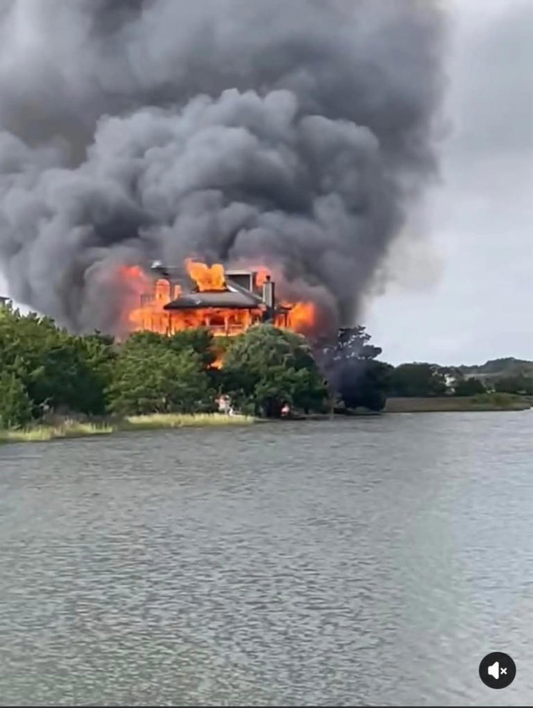 Beachfront home of South Carolina judge, ex-senator burns to ground ...