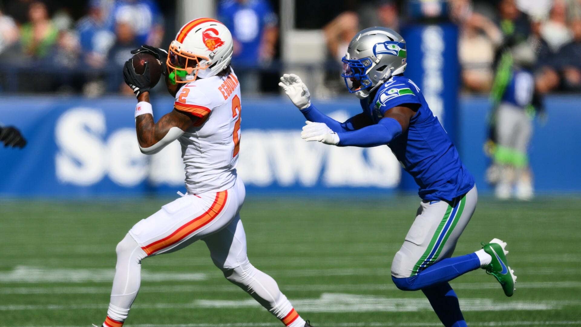 Emeka Egbuka 57-yard catch sets up TD, Bucs lead 28-21