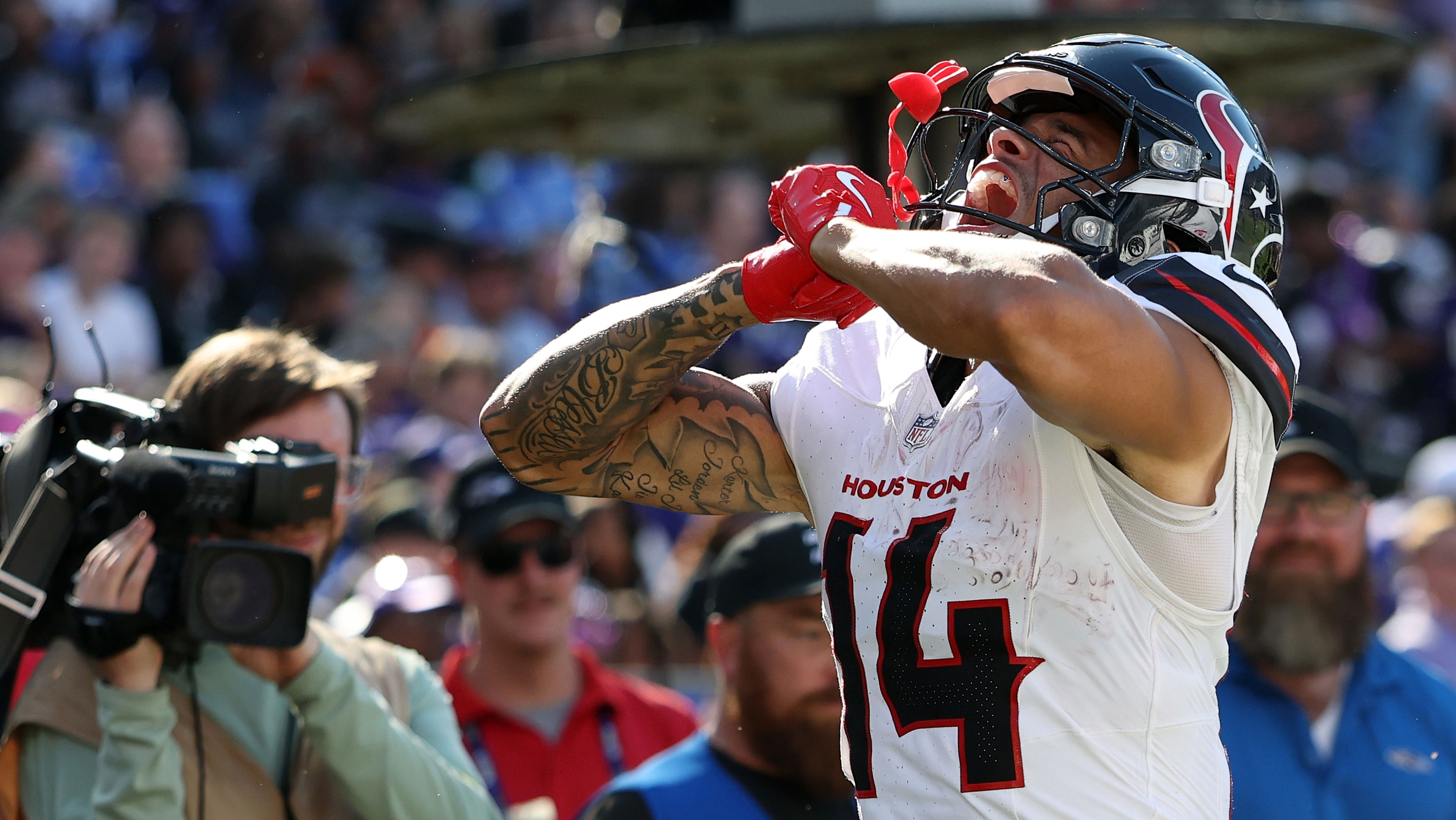 Texans Rookie Insults Ravens With Iconic TD Celebration