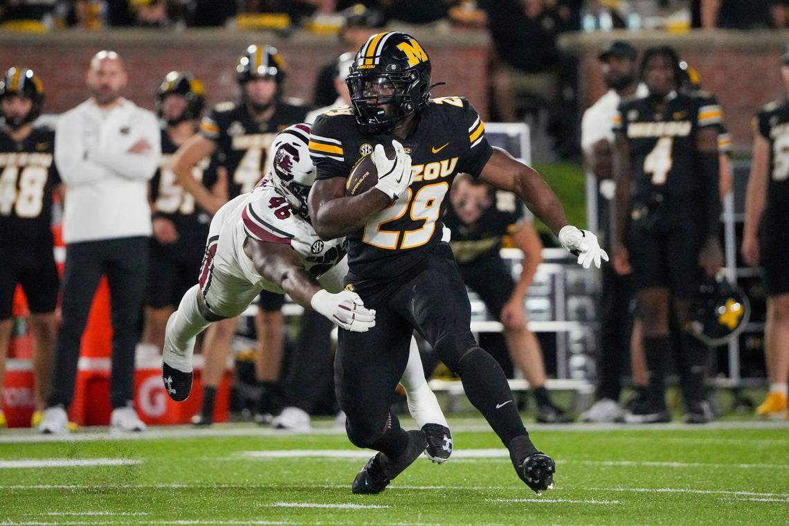 Without playing, Mizzou Tigers climb in new AP Top 25 college football ...