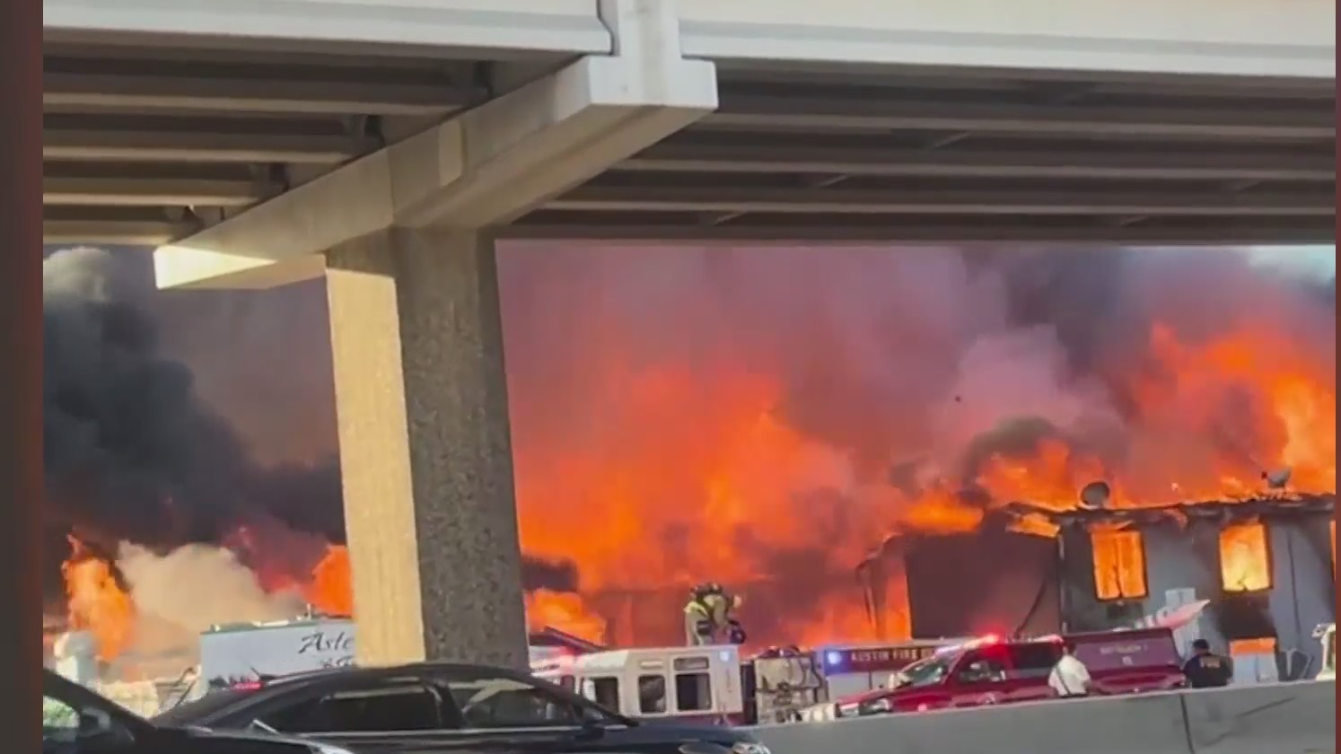 Vacant hotel erupts into flames near Interstate 35, UT campus