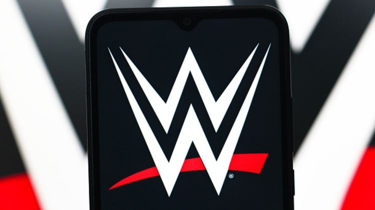 Next Week's WWE showdown to feature a special guest referee