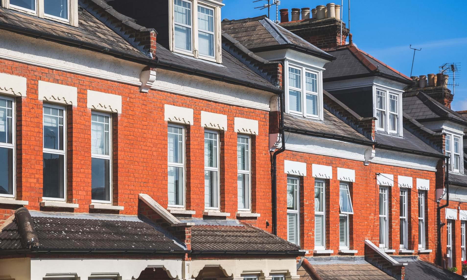 Sellers' packs and quicker contracts in push to speed up house sales