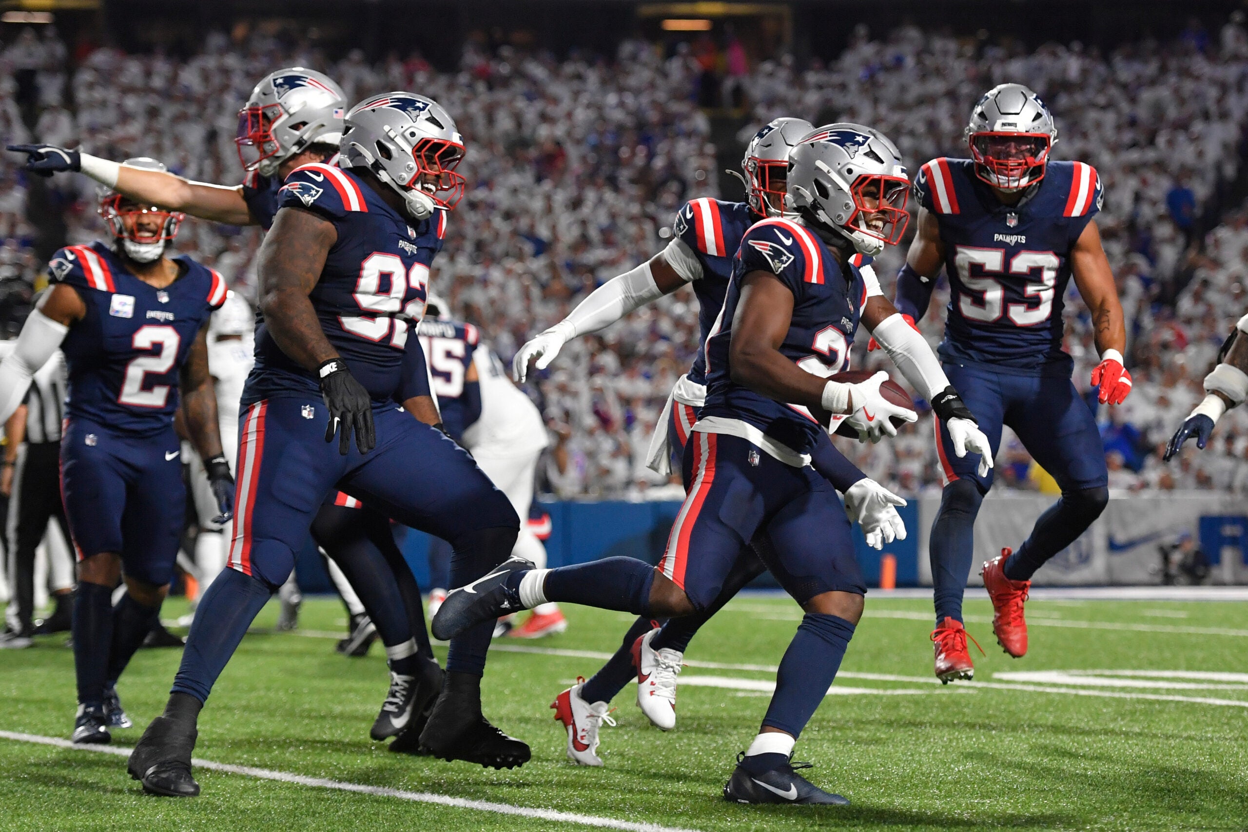 Patriots 14, Bills 10 (4th): Marcus Jones picks off Allen