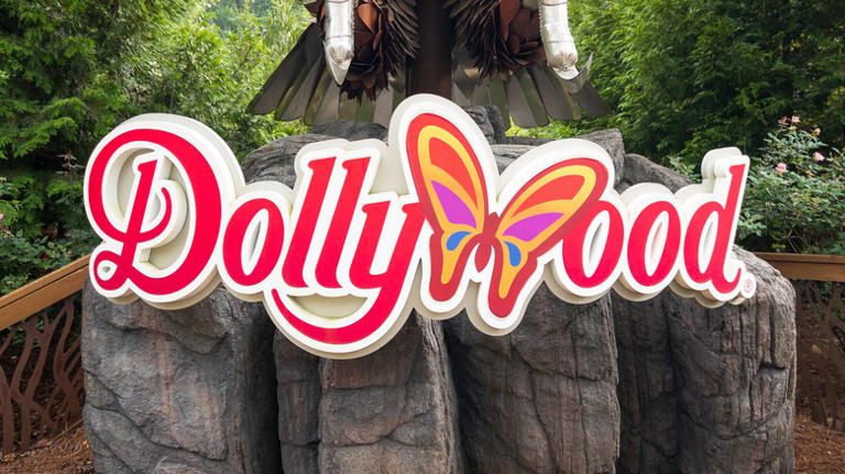 This Smoky Mountain Favorite Tops The 2025 Best Theme Park List, Edging ...