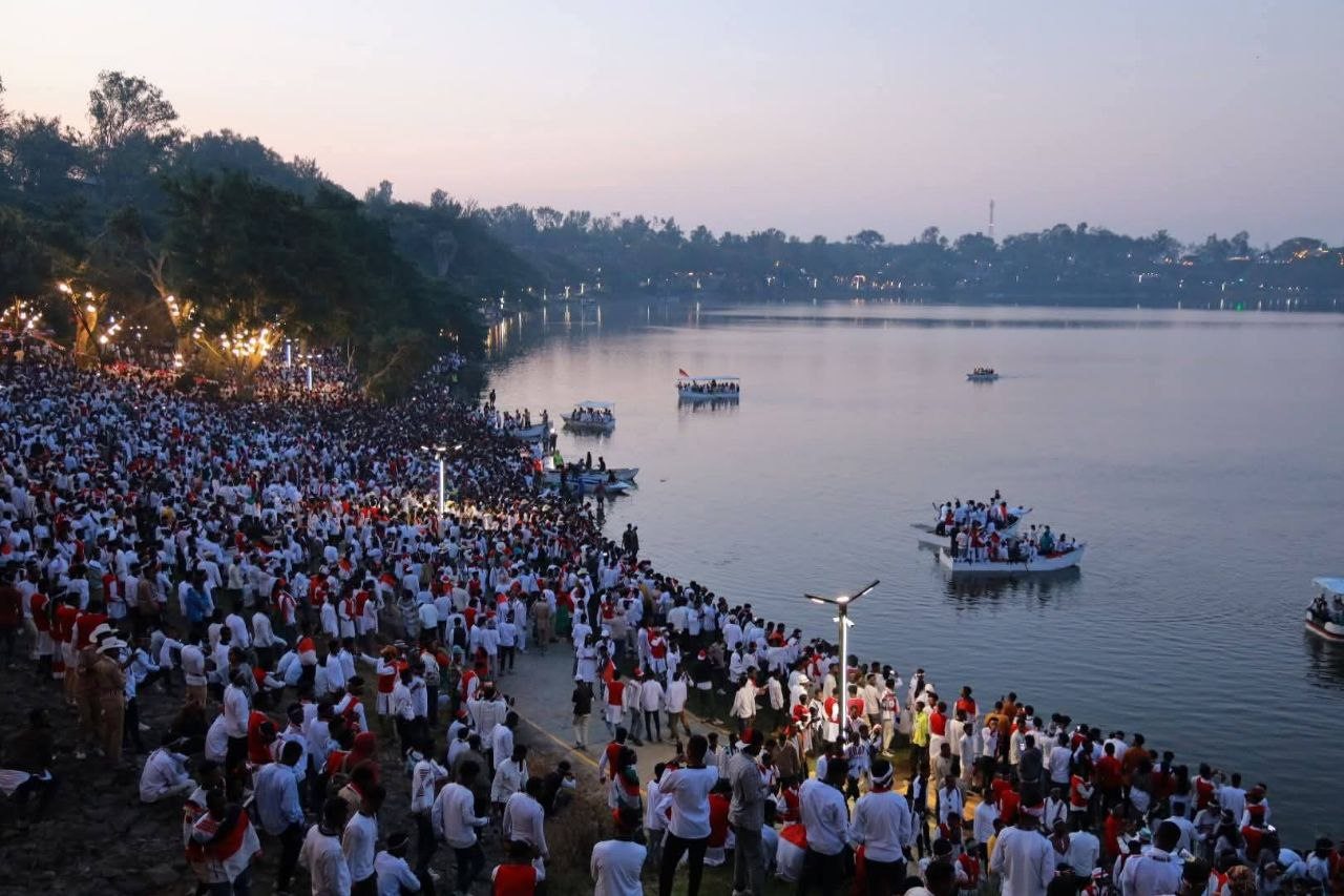 Colorful Irreecha Hora Arsedi Festival Celebrated in Bishoftu in ...