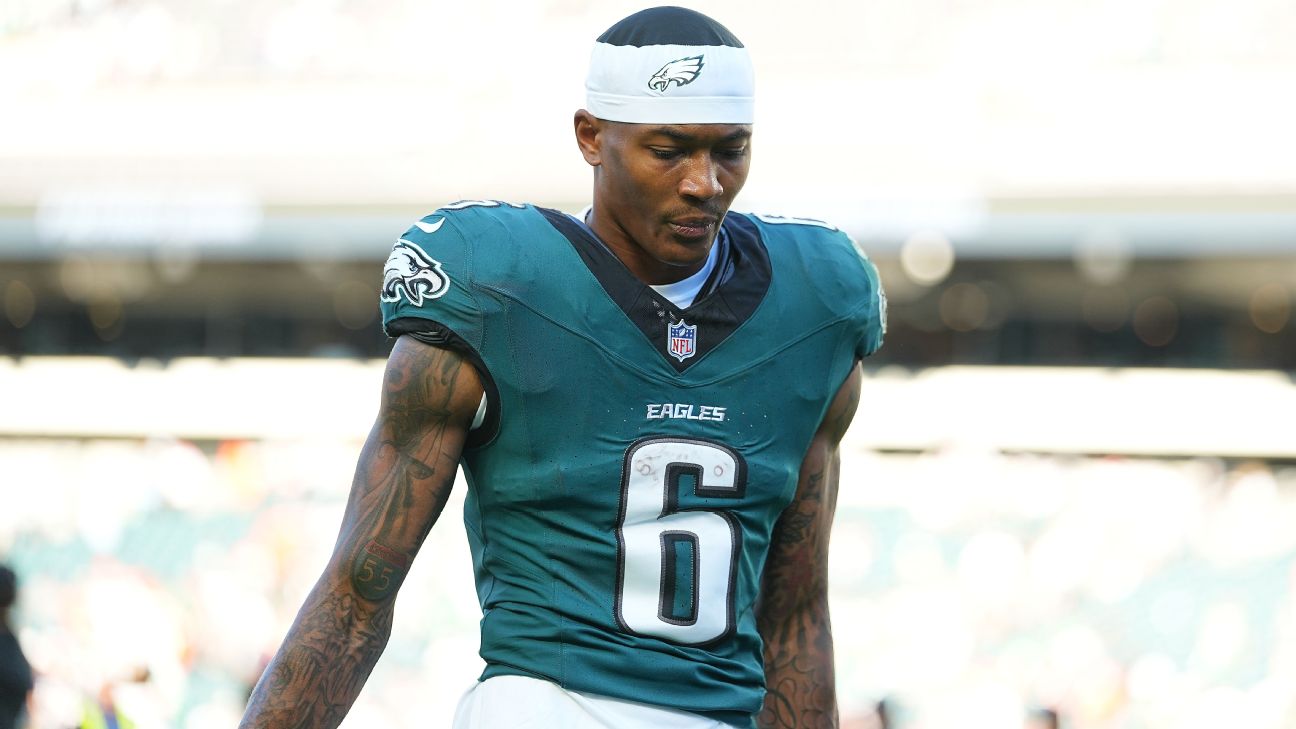 DeVonta Smith: Eagles pass game not on 'same page' in 1st loss