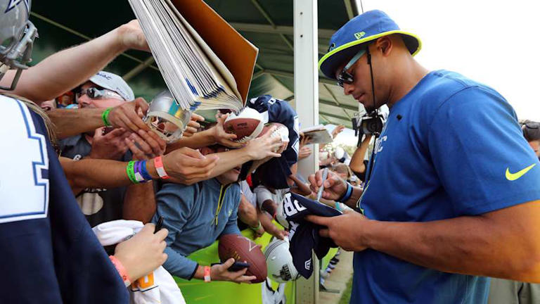 Dak Prescott's football cards create opportunity