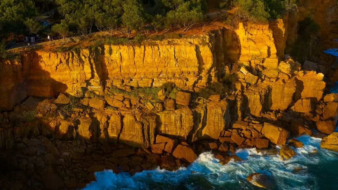 Dramatic Ocean Cliffs at Sunset – Stunning 4K UHD