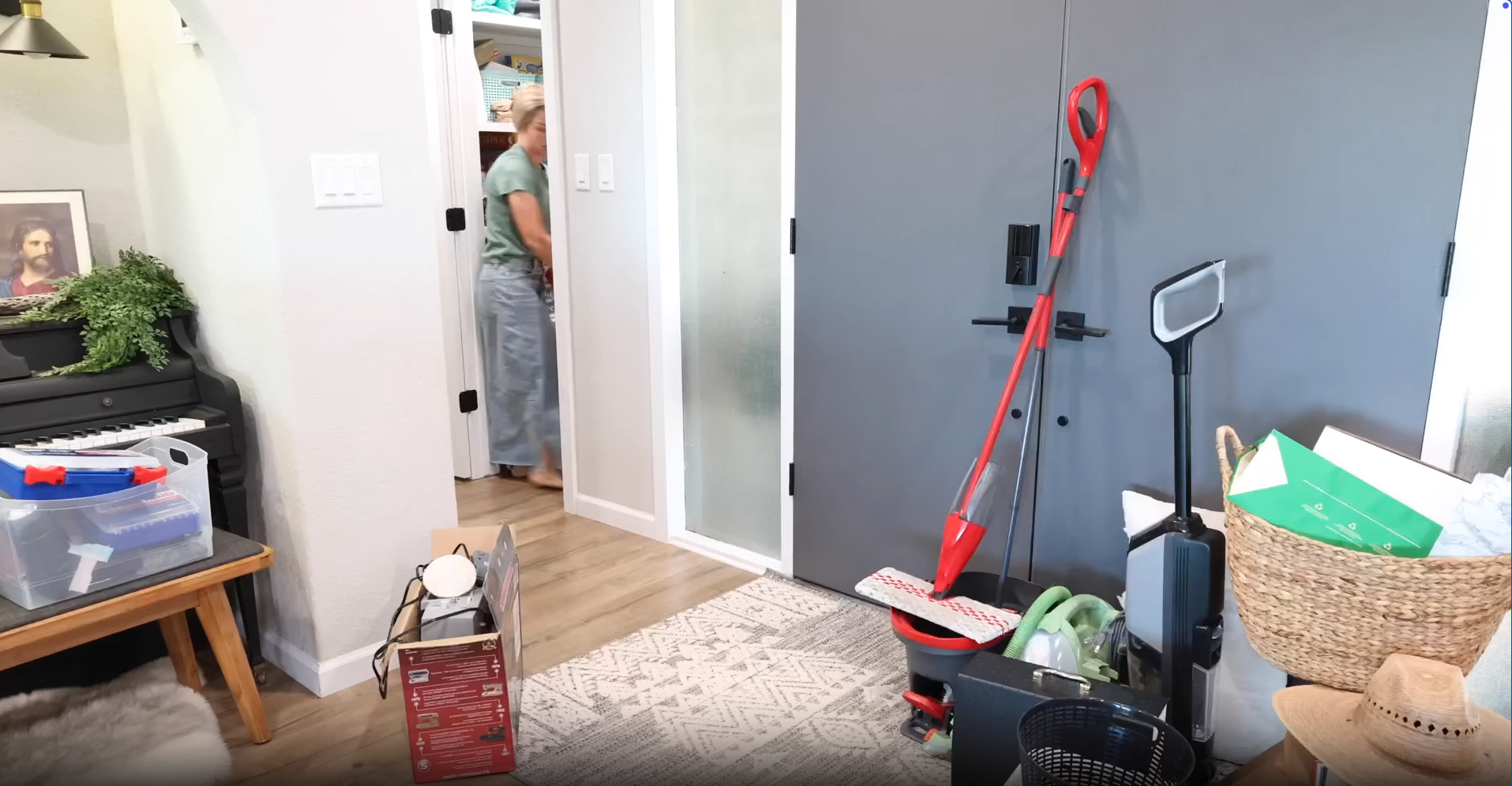 Declutter with me: Easy home hacks!