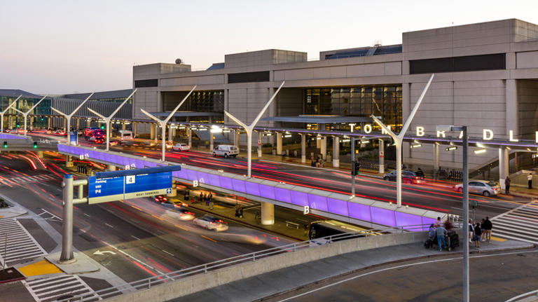 California's LAX Airport Is A Nightmare To Navigate, But Here Are 11 ...