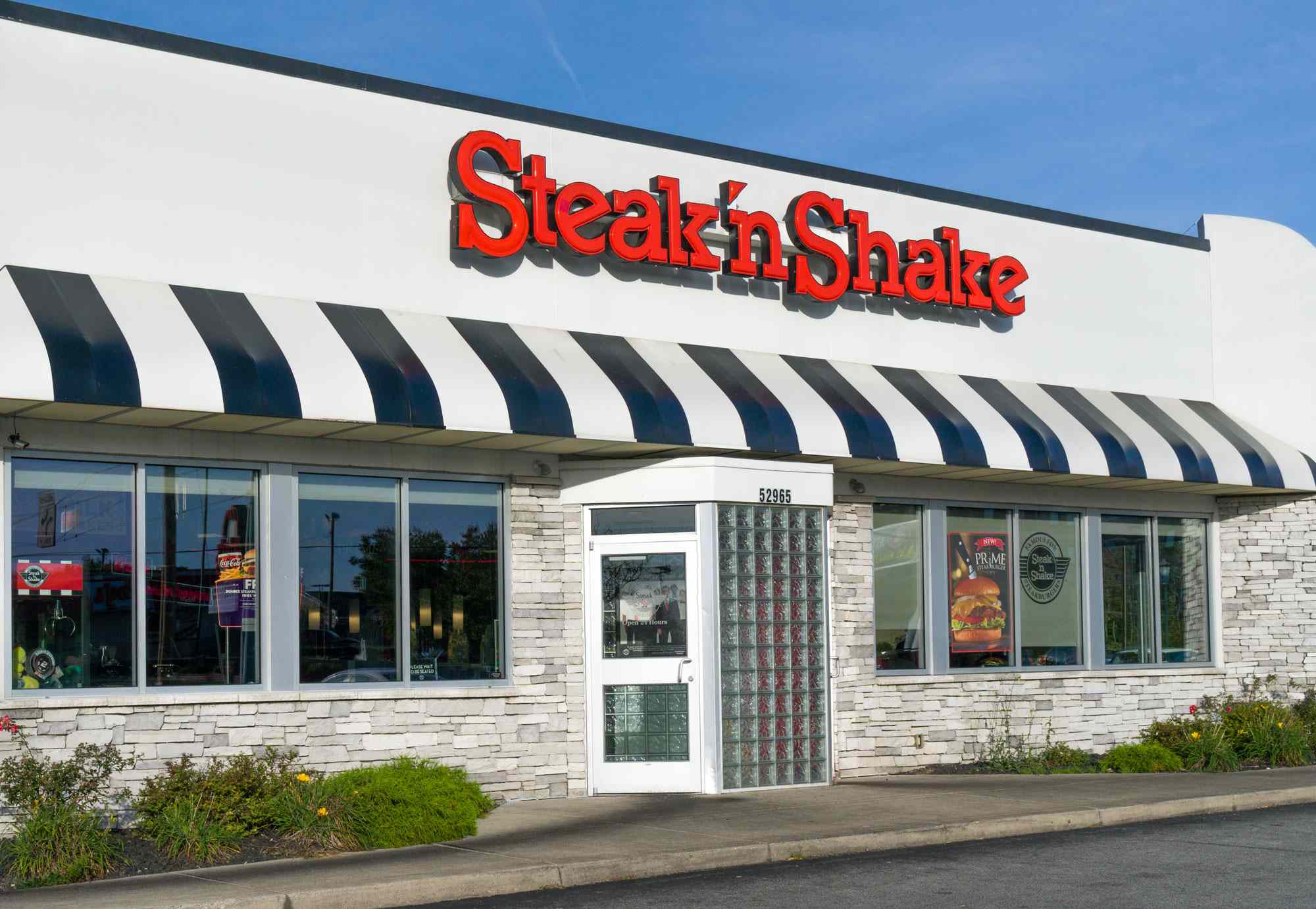 Steak ‘n Shake Plans to Install Giant American Flags at Locations ...