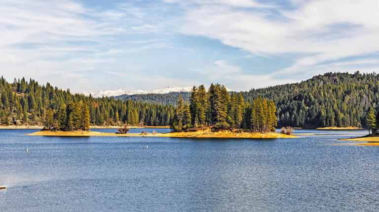 This Beautiful Town Near Lake Tahoe Offers Scenic Camping For A Quiet ...