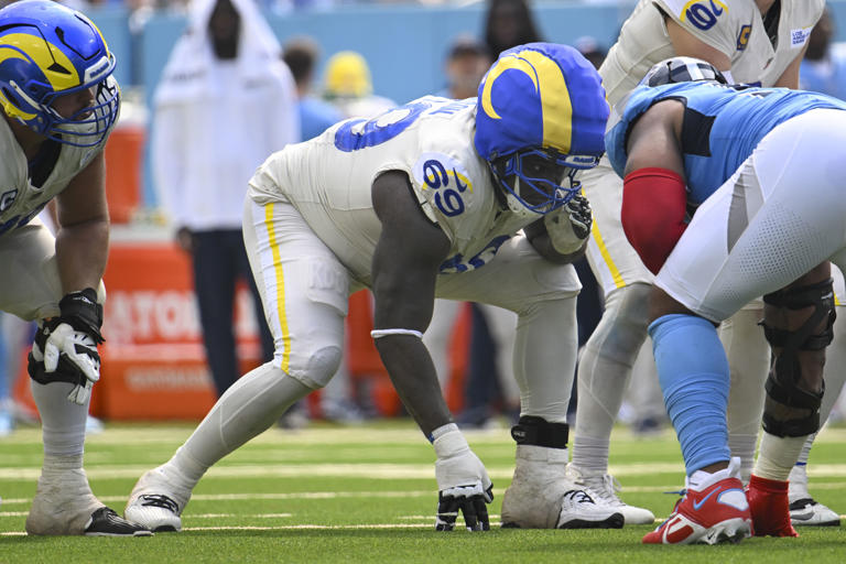 Some NFL players like Packers WR Romeo Doubs have larger helmets: Here ...