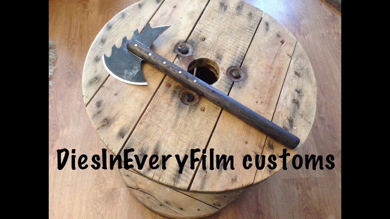 Making a saw blade tomahawk