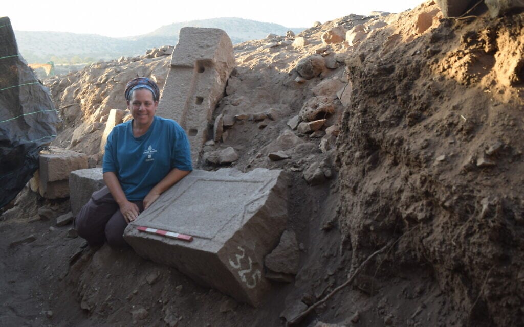 Archaeologists unearth 1,500-year-old synagogue below abandoned Syrian ...
