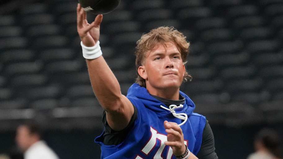 Jaxson Dart's mom Kara turns heads at Giants vs. Saints in sideline ...