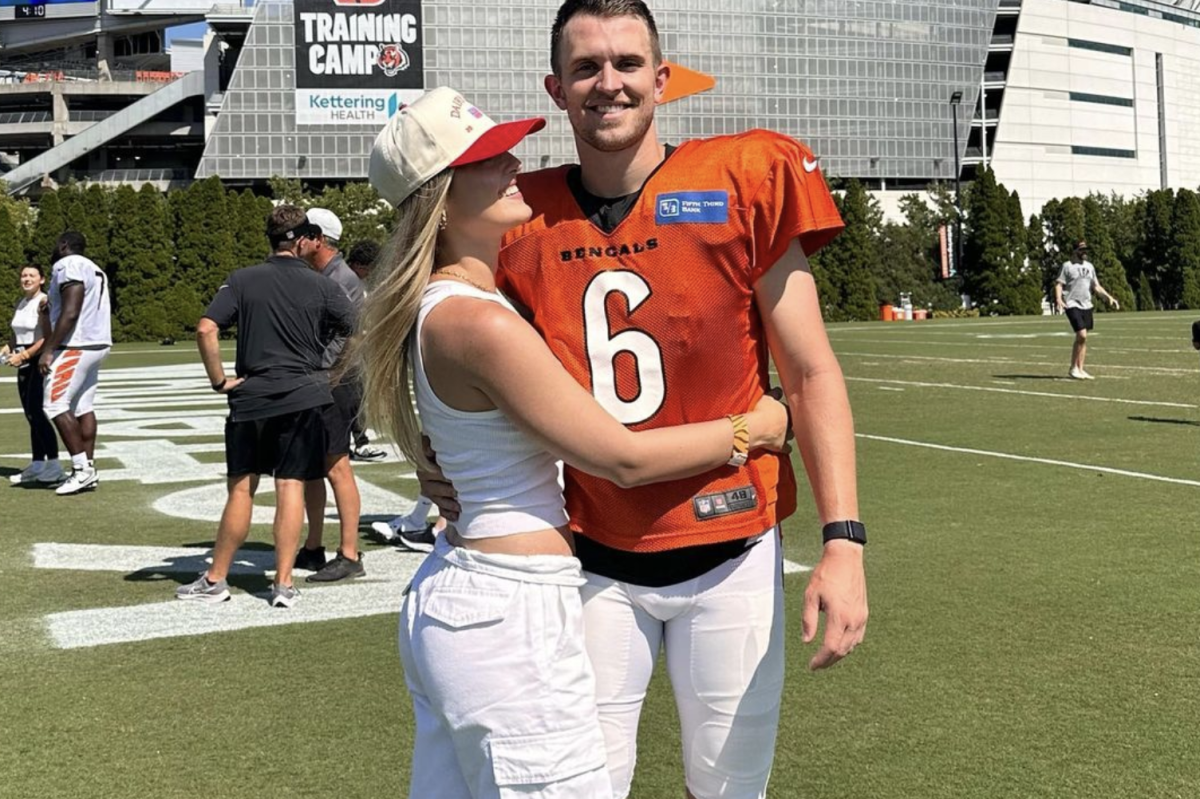 NFL Quarterback's Girlfriend Wows With Her Outfit At Sunday's Game