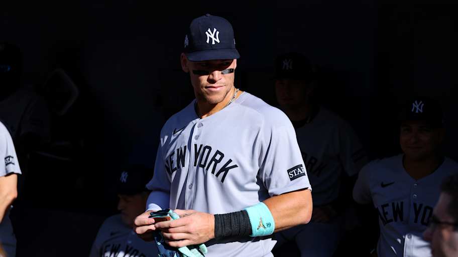 Aaron Judge evokes World Series horror with error as Yankees melt down ...