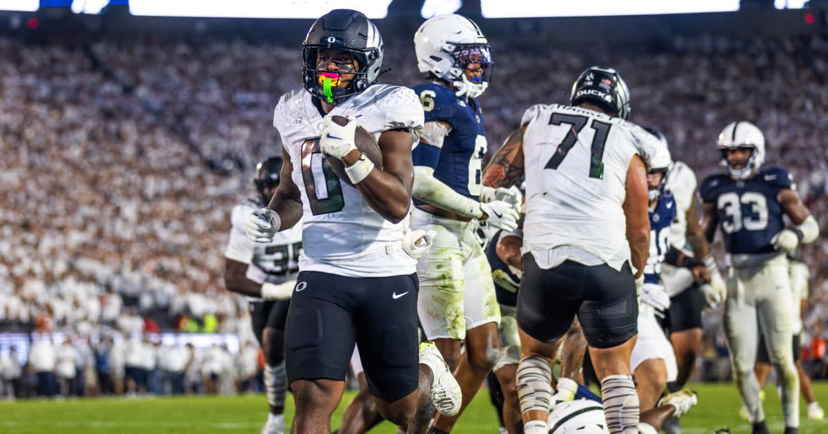 Oregon Drops in Week 7 AP Poll Ahead of Showdown With Indiana