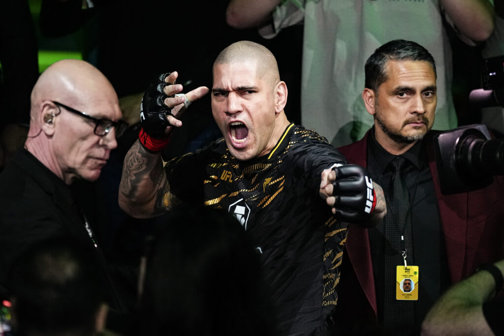 Fans rage as UFC star crowns Alex Pereira Brazil’s best fighter ever ...