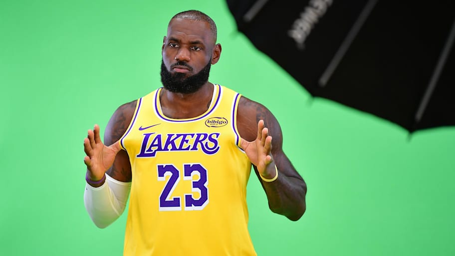 Lakers' LeBron James Gifts Popular Streamer $200,000 Watch