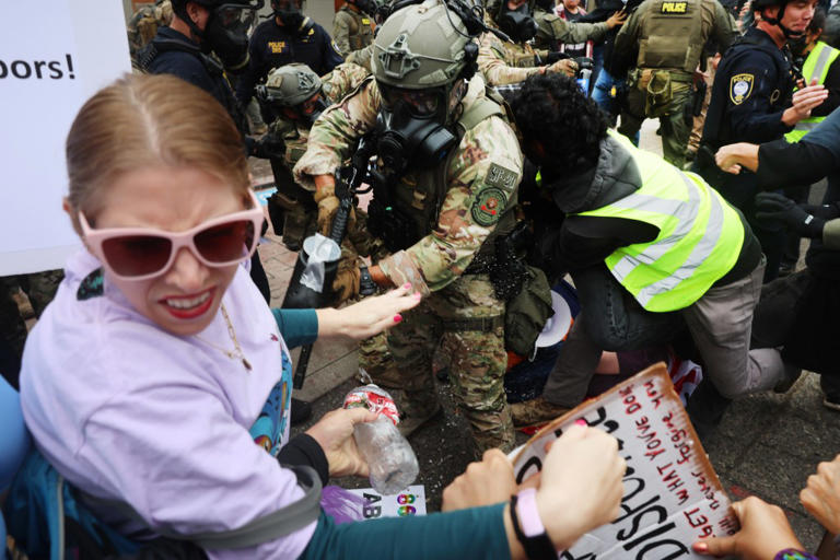 Trump defies federal court, sends 300 California National Guard troops ...