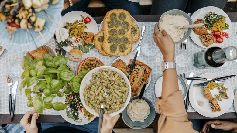 Expand Your Dinner Party Setup With This Overlooked Space