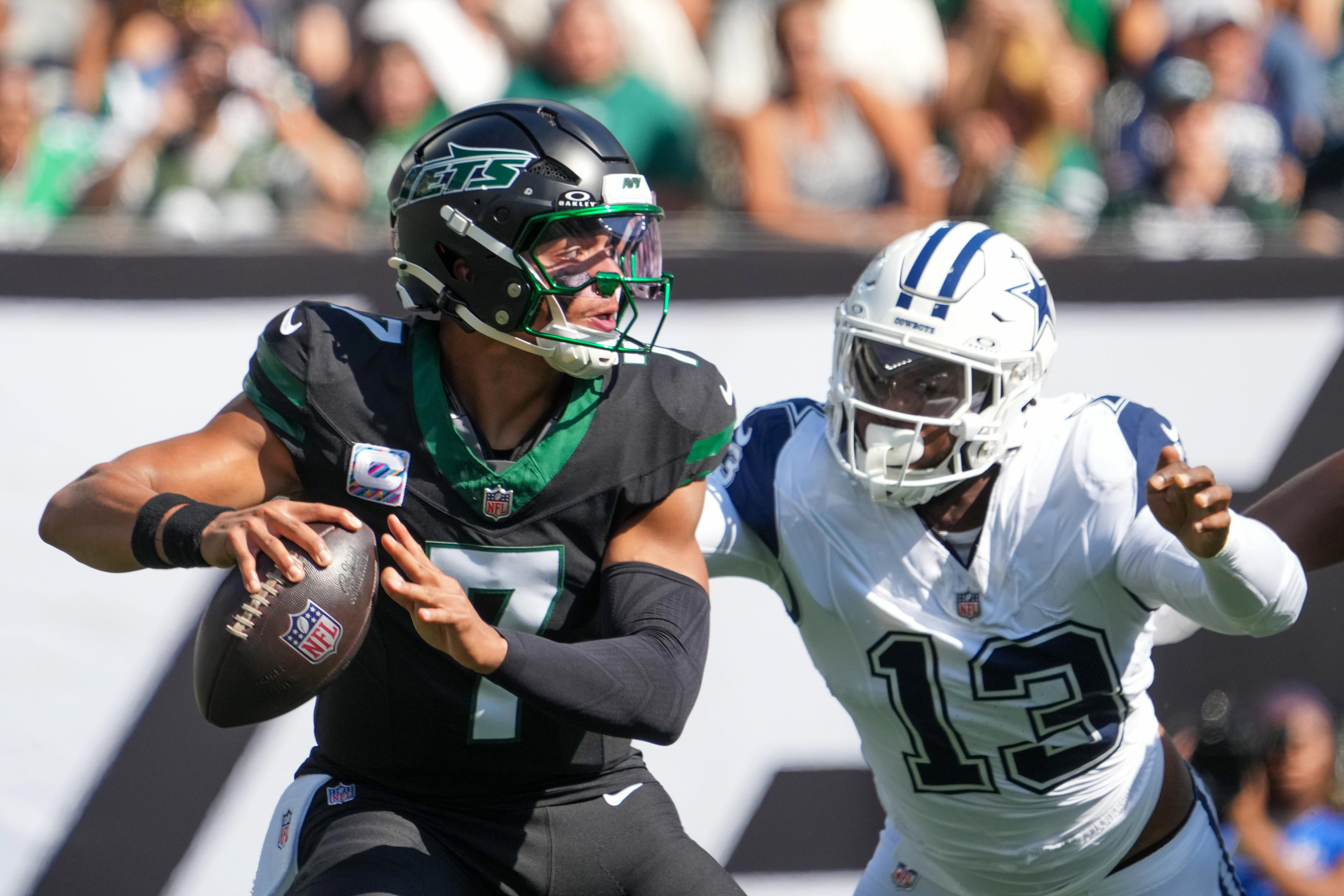 Should the New York Jets bench starting QB Justin Fields?