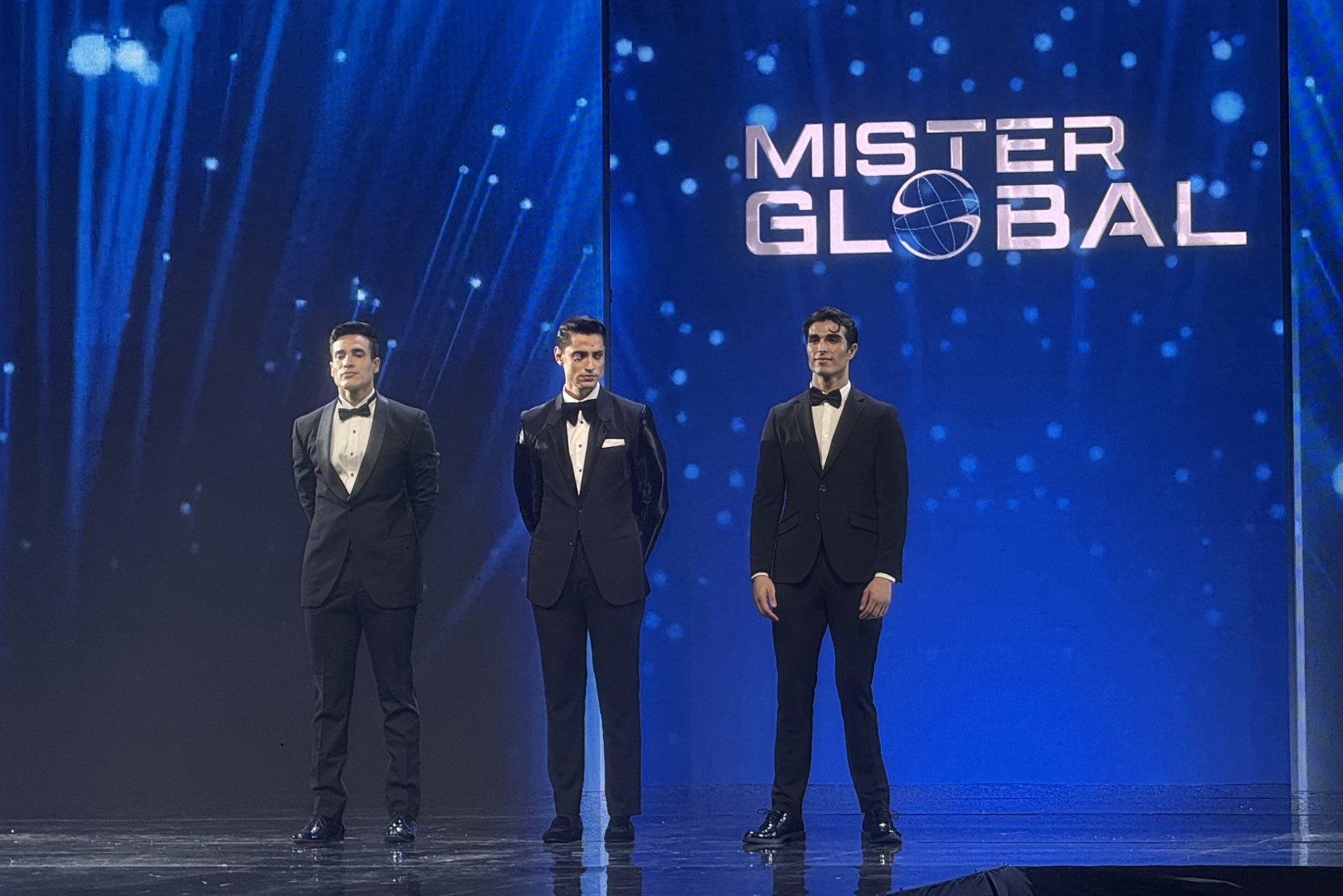 El español Alejandro Ortega se corona como Mister Global 2025 en Bangkok
