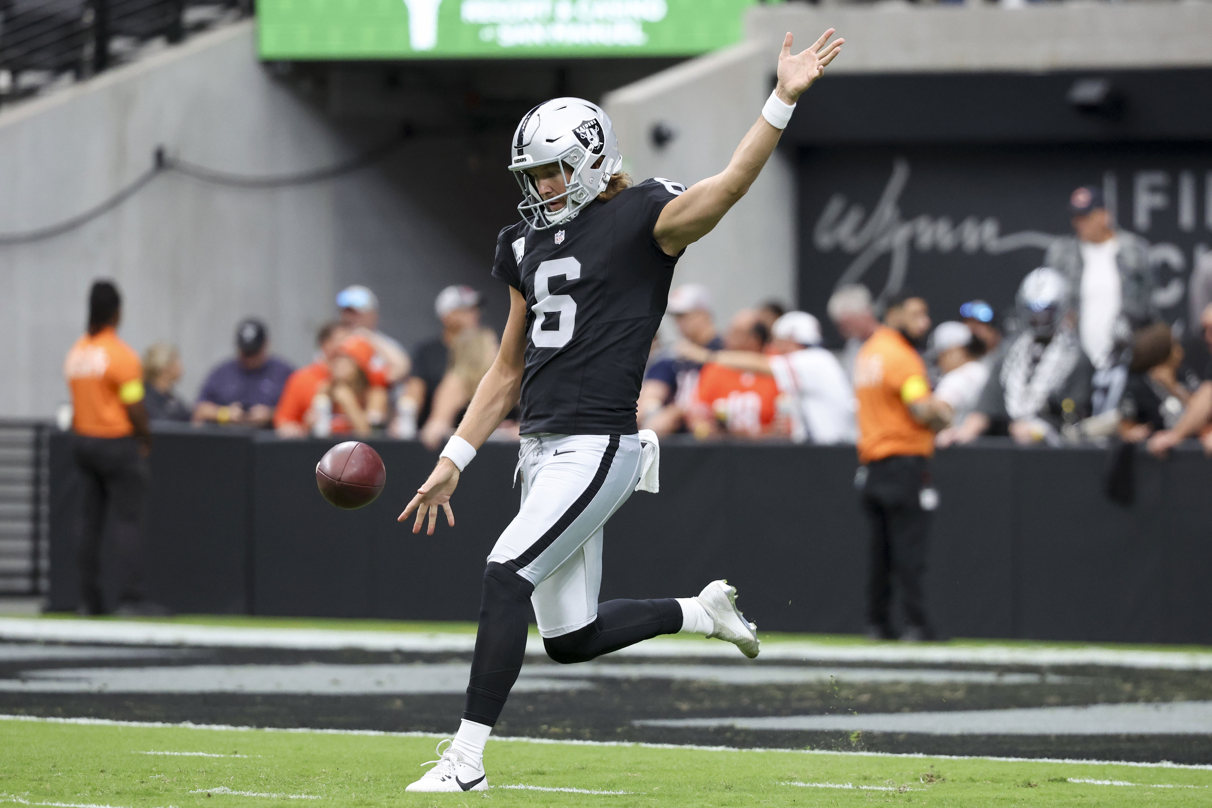Raiders News: AJ Cole is questionable to return for the Raiders
