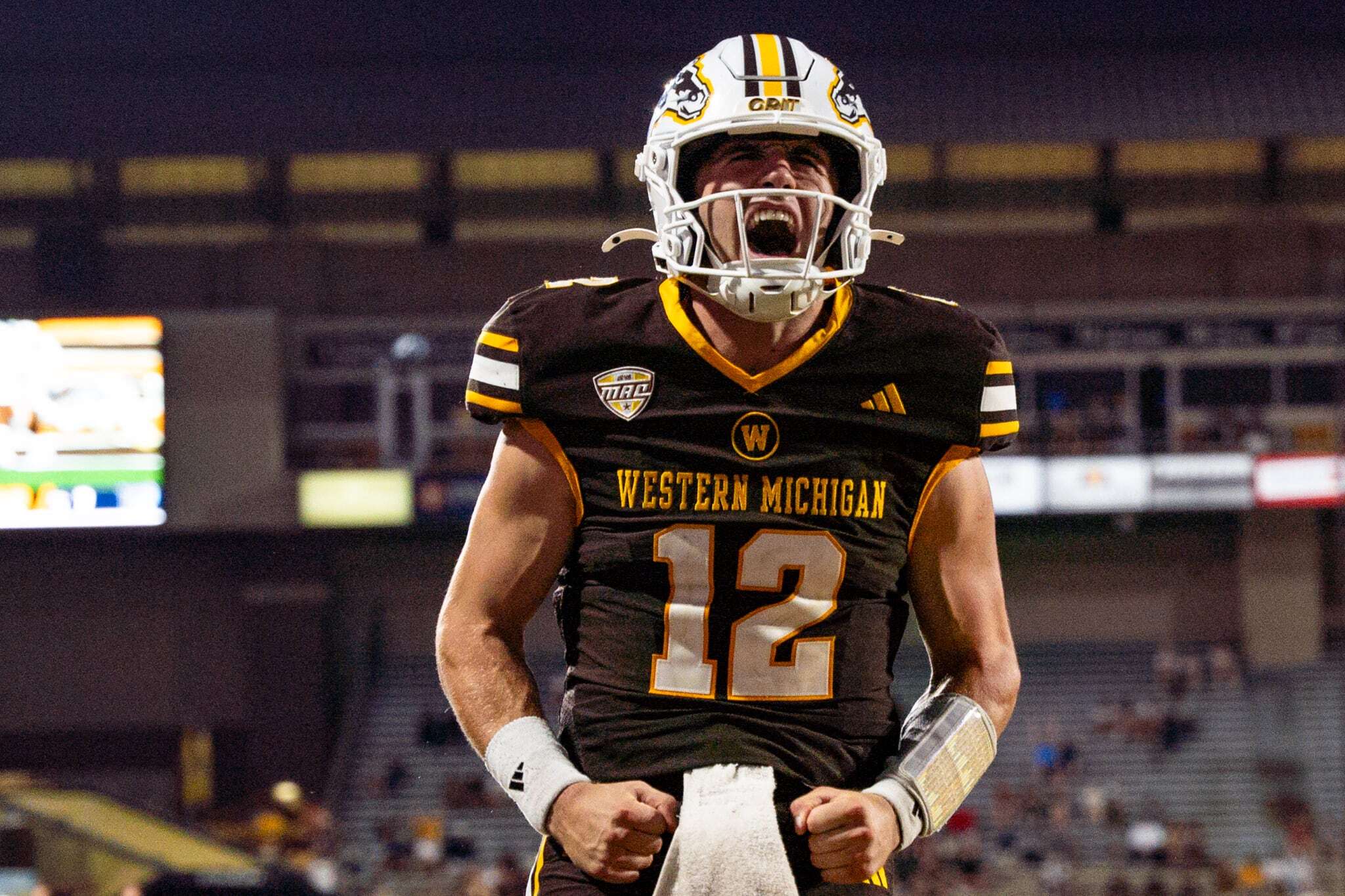 Dynamite defense leads WMU football to 3rd straight victory in road win ...