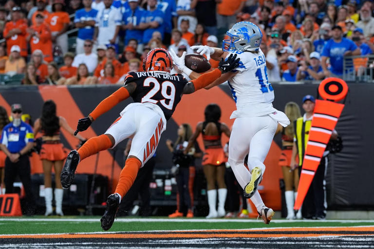 David Montgomery dominates in his hometown as Lions beat Bengals 37-24