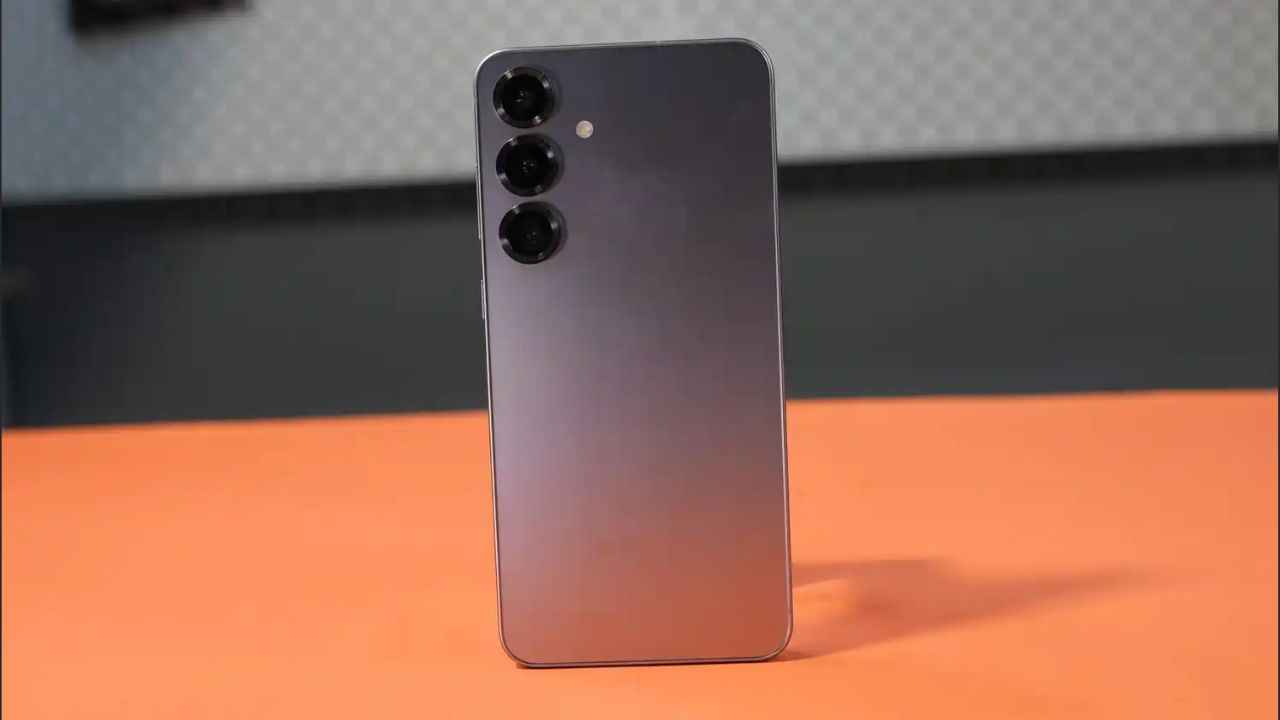 Samsung may bring back Galaxy S26 Plus after weak Edge model sales ...